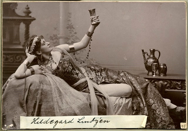 Women's Spaces, Pleasure, and Desire in the Belle Époque | TORCH | The ...